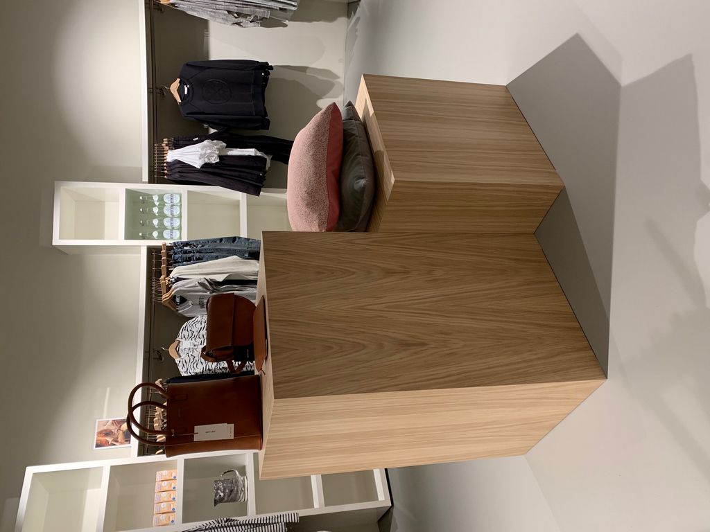 Oak veneer plinth ️ Oak veneer display plinths | Bespoke