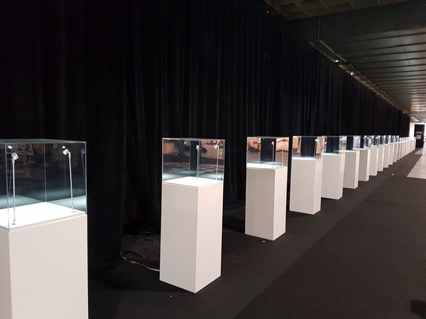 Buy plinth with display case and LEDs ️ Combination plinth