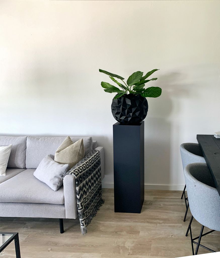 Black plinths ️ Top quality | Custom-made plinth | +25 different kinds